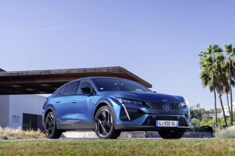 Essai: Peugeot 408 1.6 PHE GT-225ch la Star Française. - Infos 75