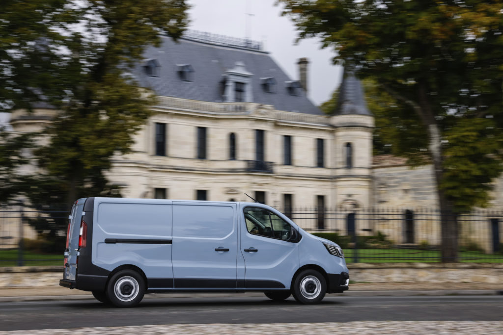 Nouveau :Renault Trafic Van est proposé désormais en version 100 % ...